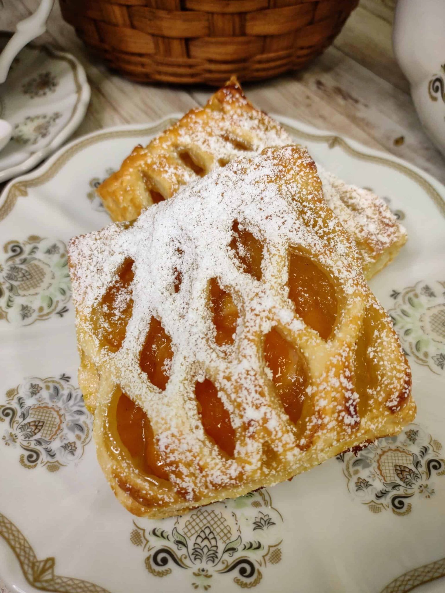 What to do with Canned Peaches: 25 easy recipes plus useful storage tips